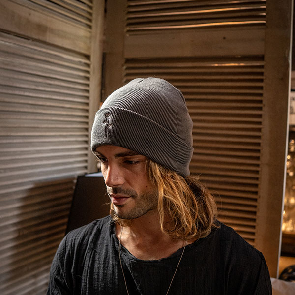 Gorro de Lana liso || Steel | Kagliari Clothes